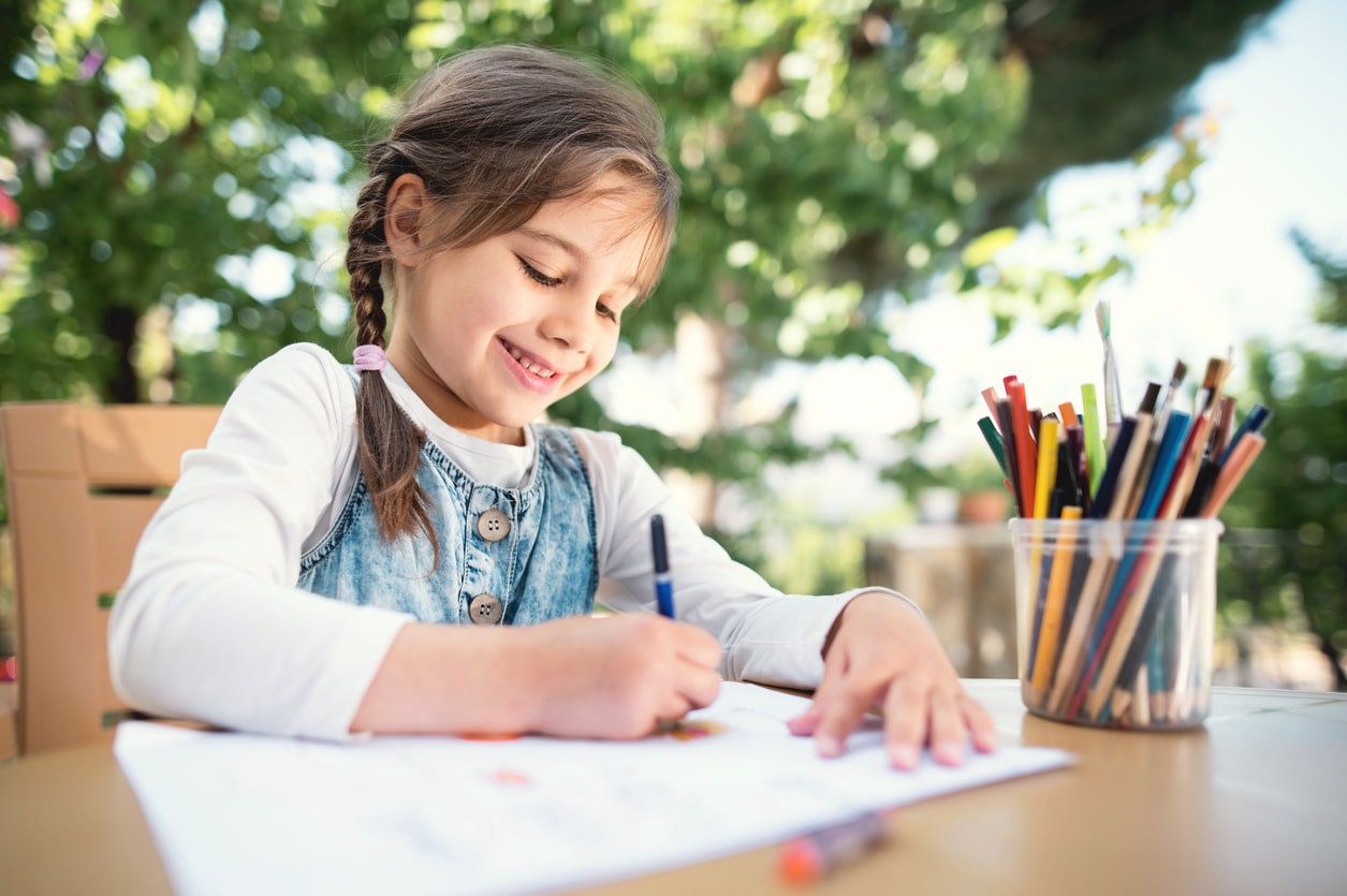8 Easy DIY Art Projects for Kids - SixFeetApart